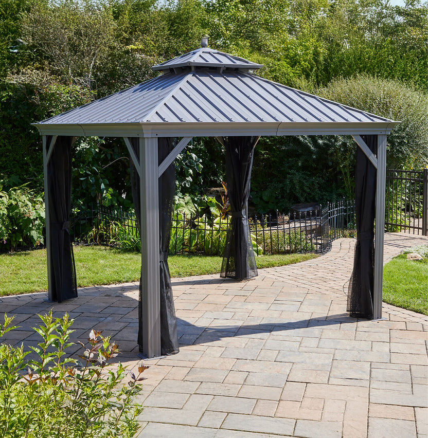 Get free privacy panels with the purchase of a Porto gazebo | Club Piscine